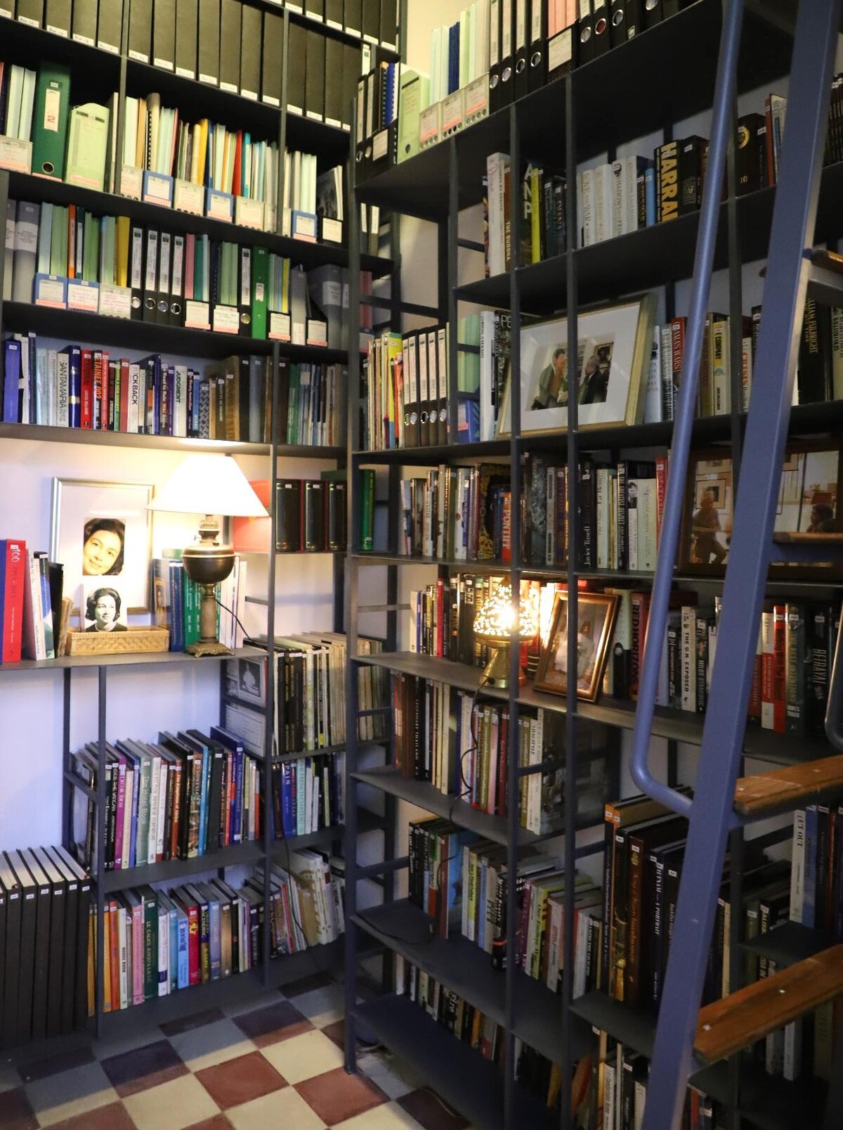 The Queen Mother Library - Angkor Database