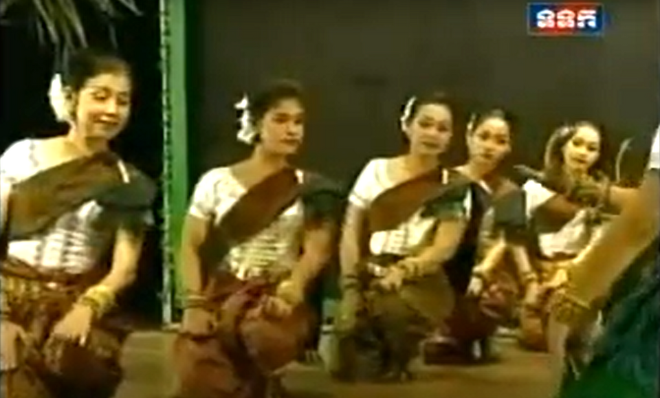 ល្ខោនគែន រឿងក្រៃថោង, Lakhon Ken Rare Filmed Performance, 2000 - Angkor ...