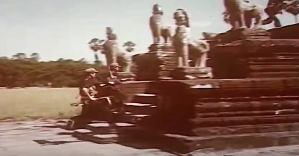 Thanh Pho Co Nguoi [City with People] - Angkor Database